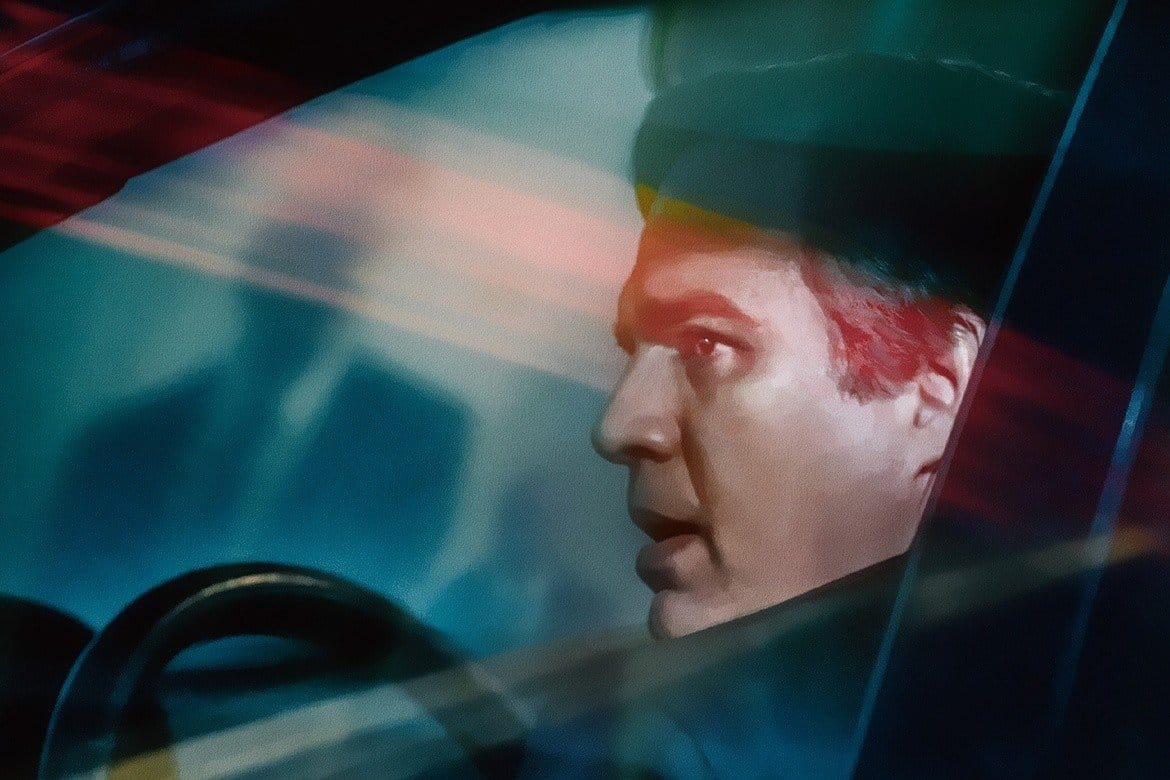 Deutscher Trailer zu "Vergiftete Wahrheit" mit Mark Ruffalo und Anne Hathaway - Mind Your Own F ...